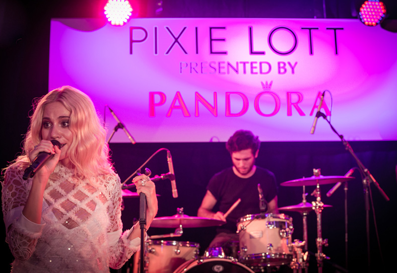 SOCIAL LITE: Pandora's Pixie Lott album party