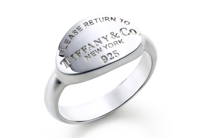 Tiffany CFO announces resignation