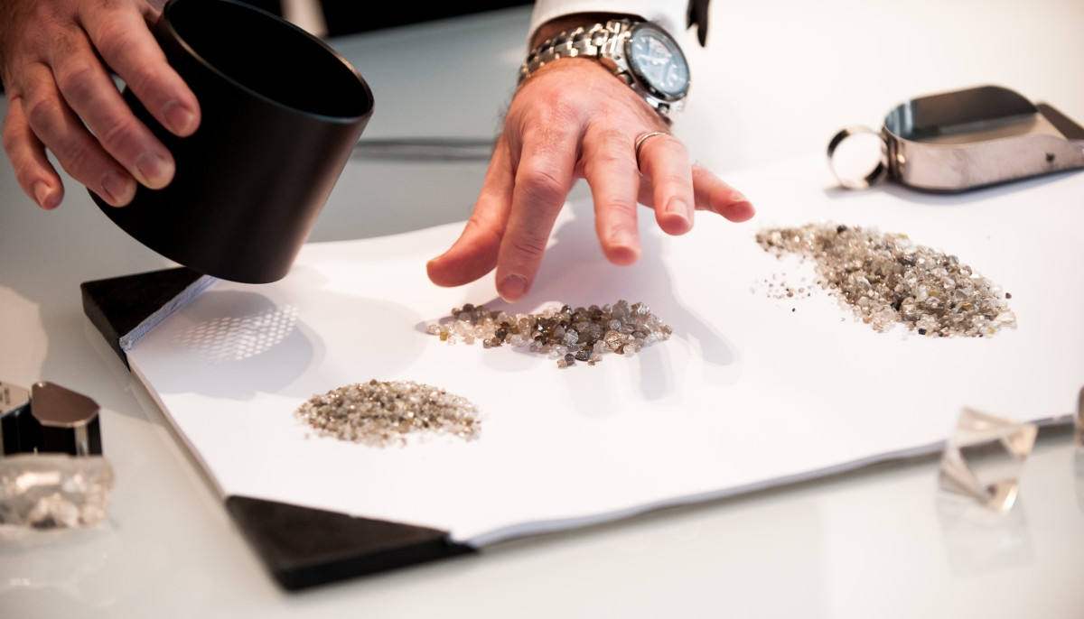 IN PICS: Rough diamond sorting and statement jewels at Forevermark ...