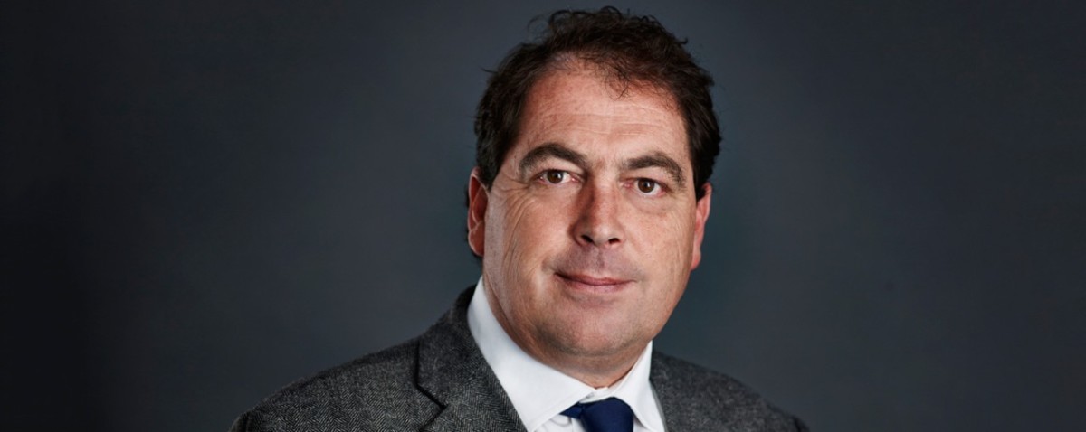 Executive head of HR for De Beers retires