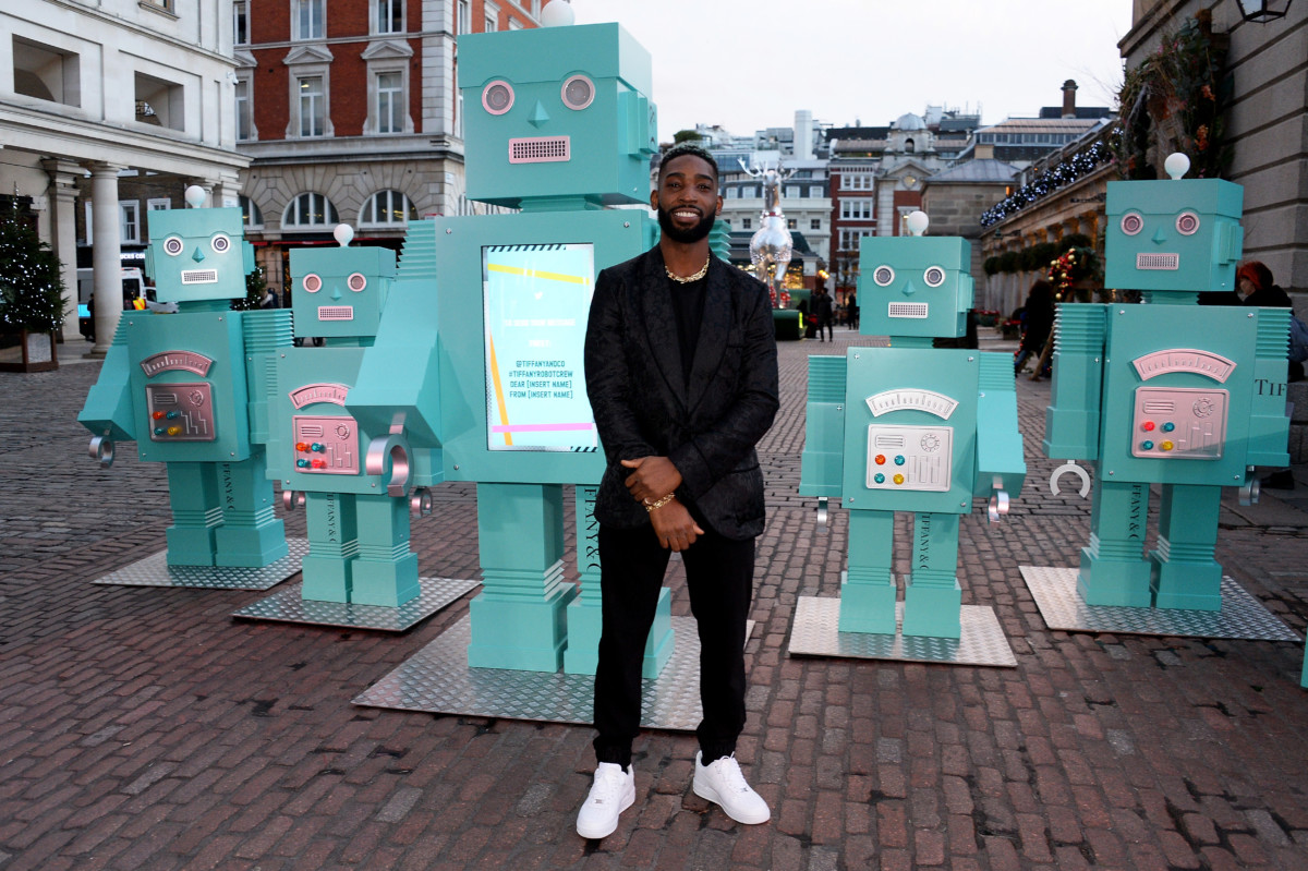 ‘Tiffany Robot Crew’ to tour London during the festive season