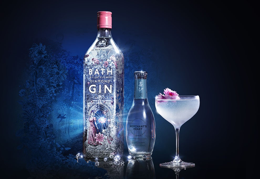 British jeweller sets 1ct diamond inside a bottle of gin