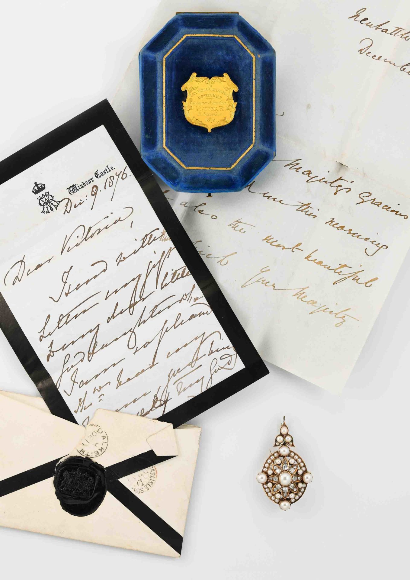 Jewellery gifted by Queen Victoria sells for more than six times ...