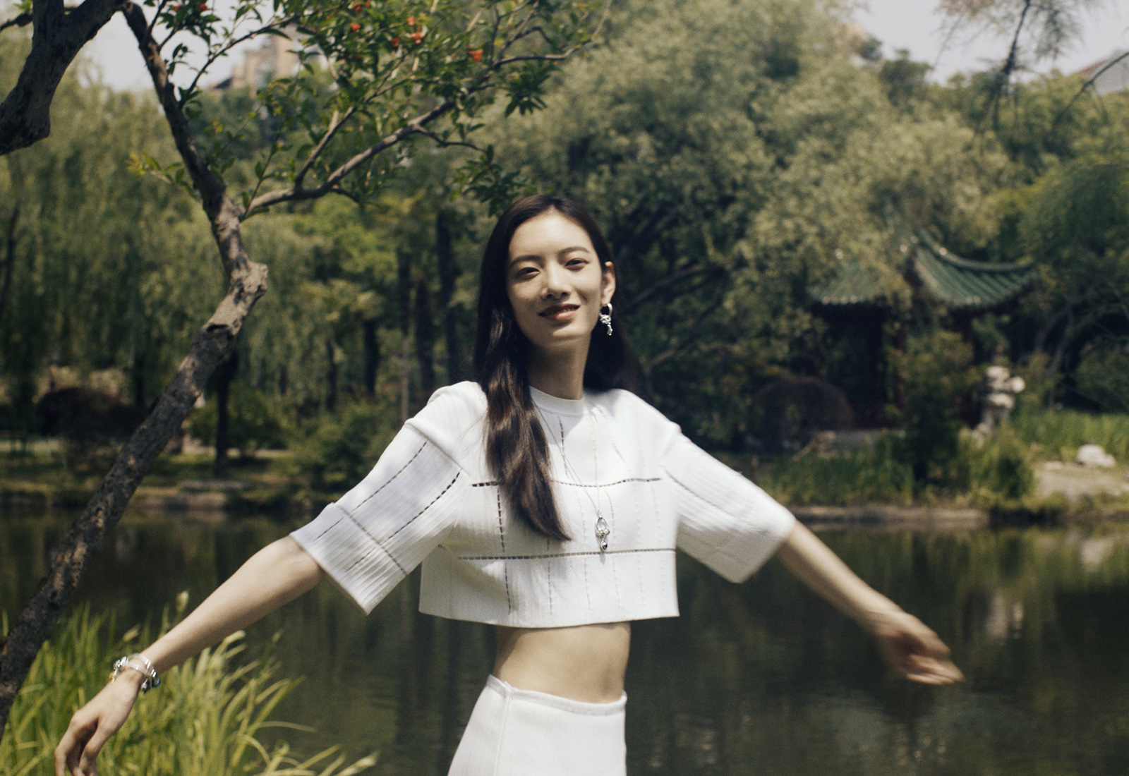 VIDEO: Three new Pandora muses join Georgia Jagger in Wearing Occasions ...