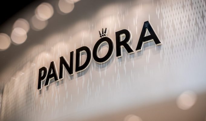 Pandora to open third Oxford Street store