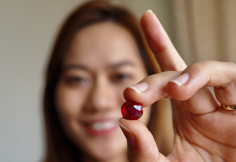 Gübelin awards Pigeon Blood grading to Exceptional 6.91ct Vietnam Ruby