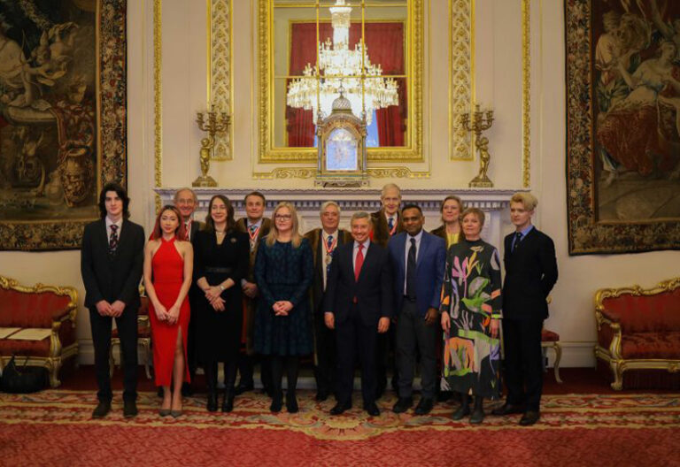 Goldsmiths’ Company admits eight into the Freedom of the Worshipful ...