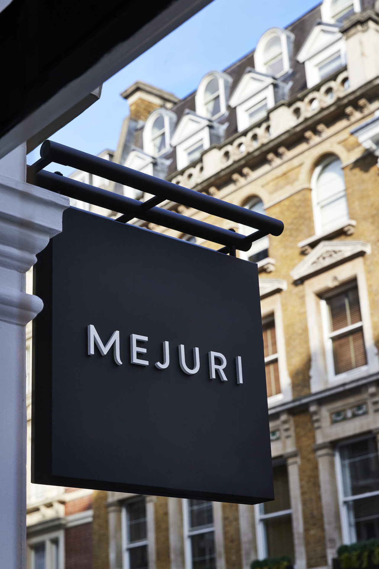 IN PICS: Mejuri, Covent Garden