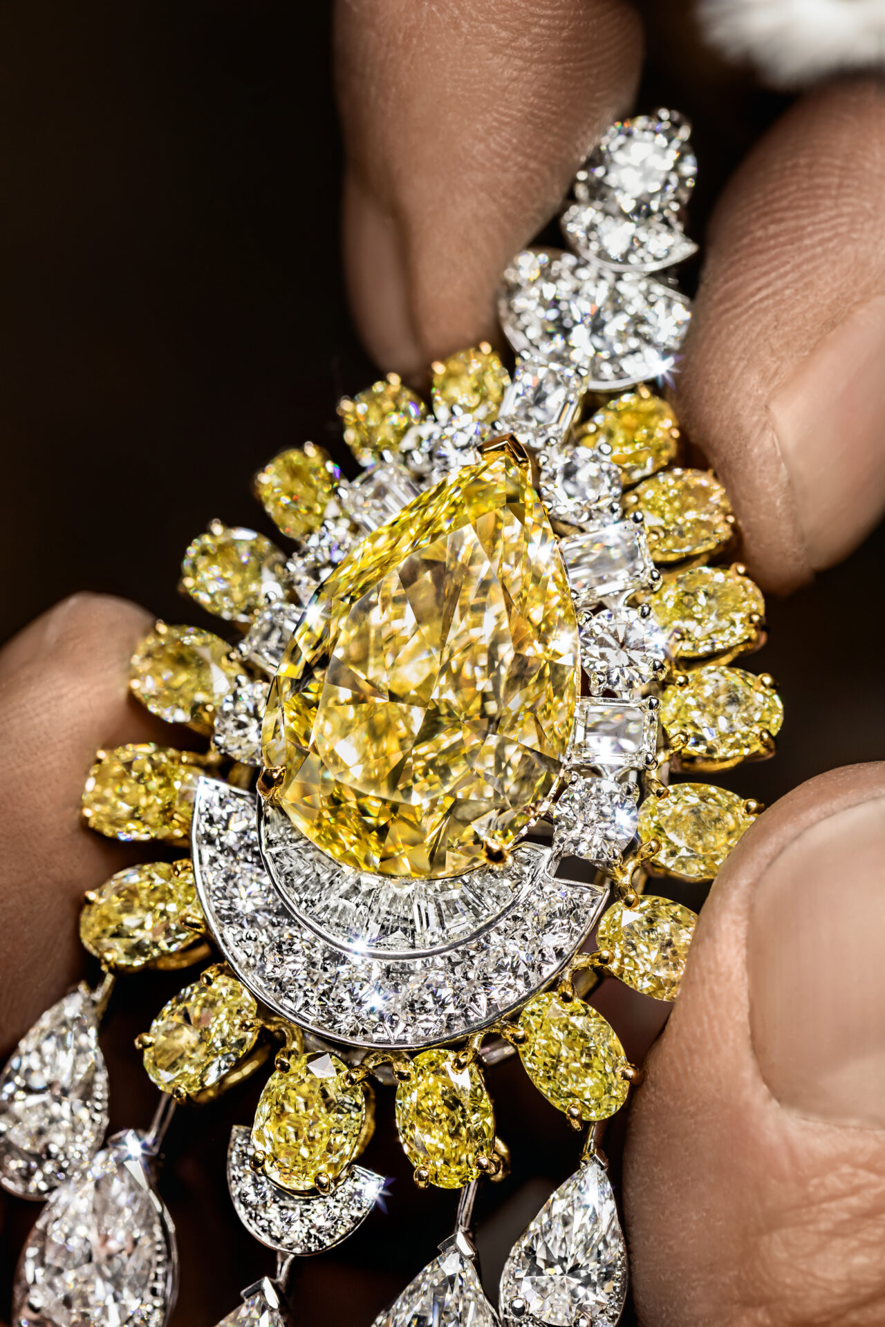 HAUTE COUTURE WEEK: Graff celebrates yellow diamonds