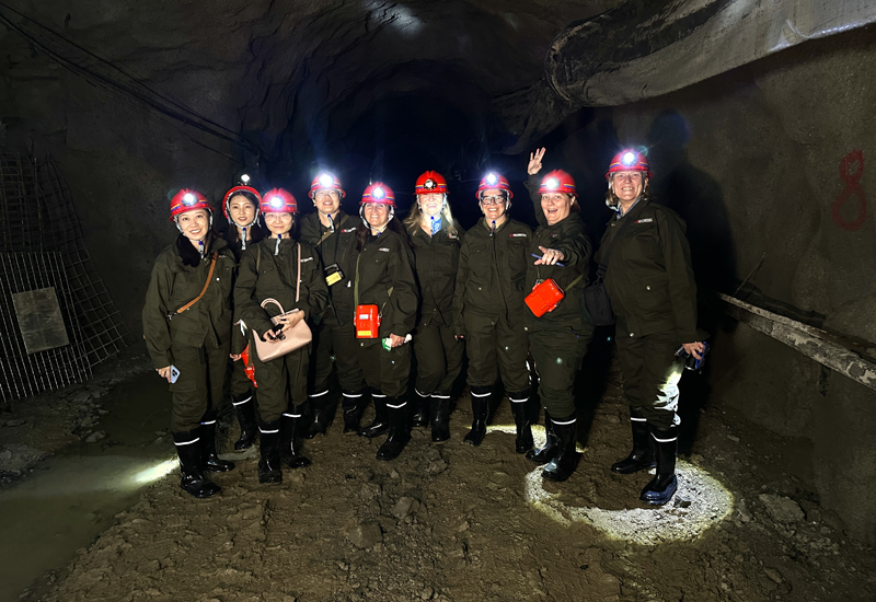 Industry professionals take deep dive into Fuli Gemstones mine Industry professionals take deep dive into Fuli Gemstones mine