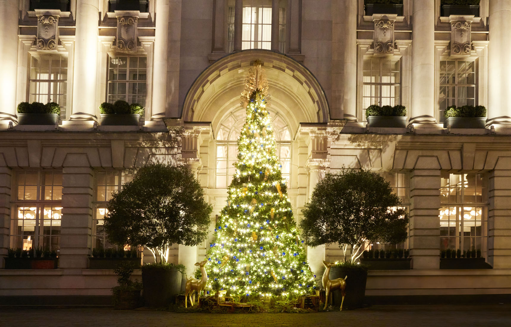 Garrard partners with London hotel for festive celebrations