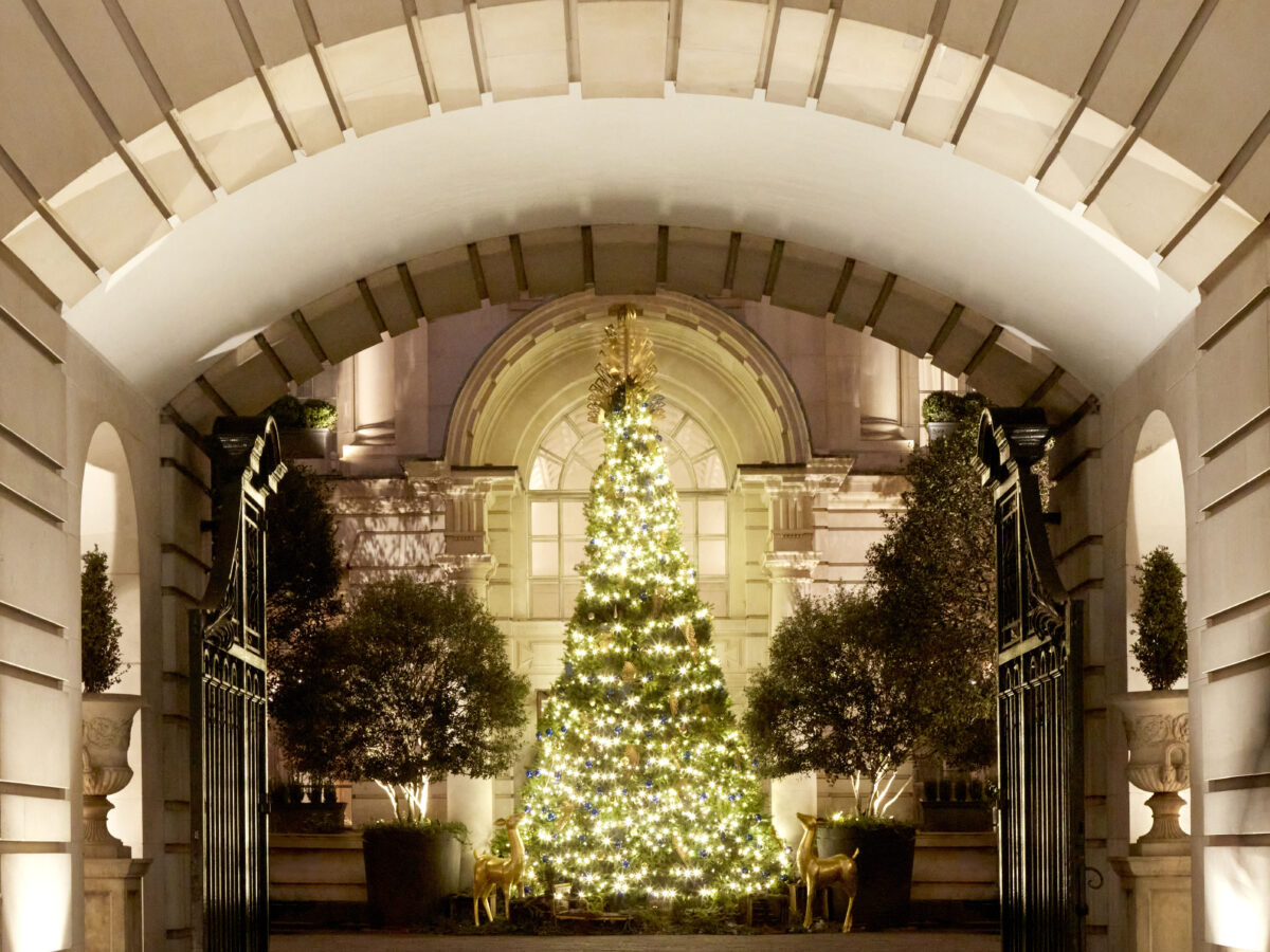 Garrard partners with London hotel for festive celebrations