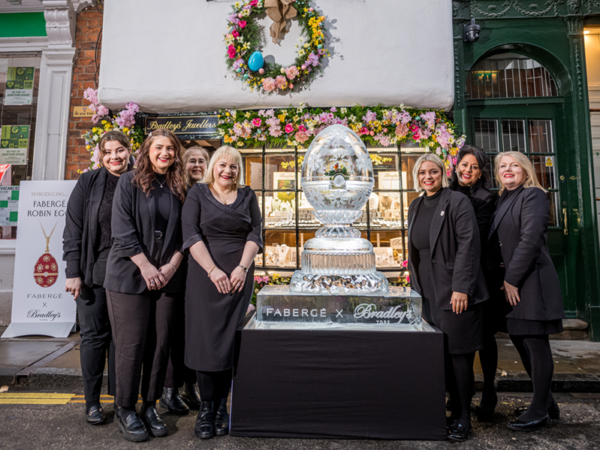 Bradley’s Jewellers presents local Ice Trail competition winners with ...