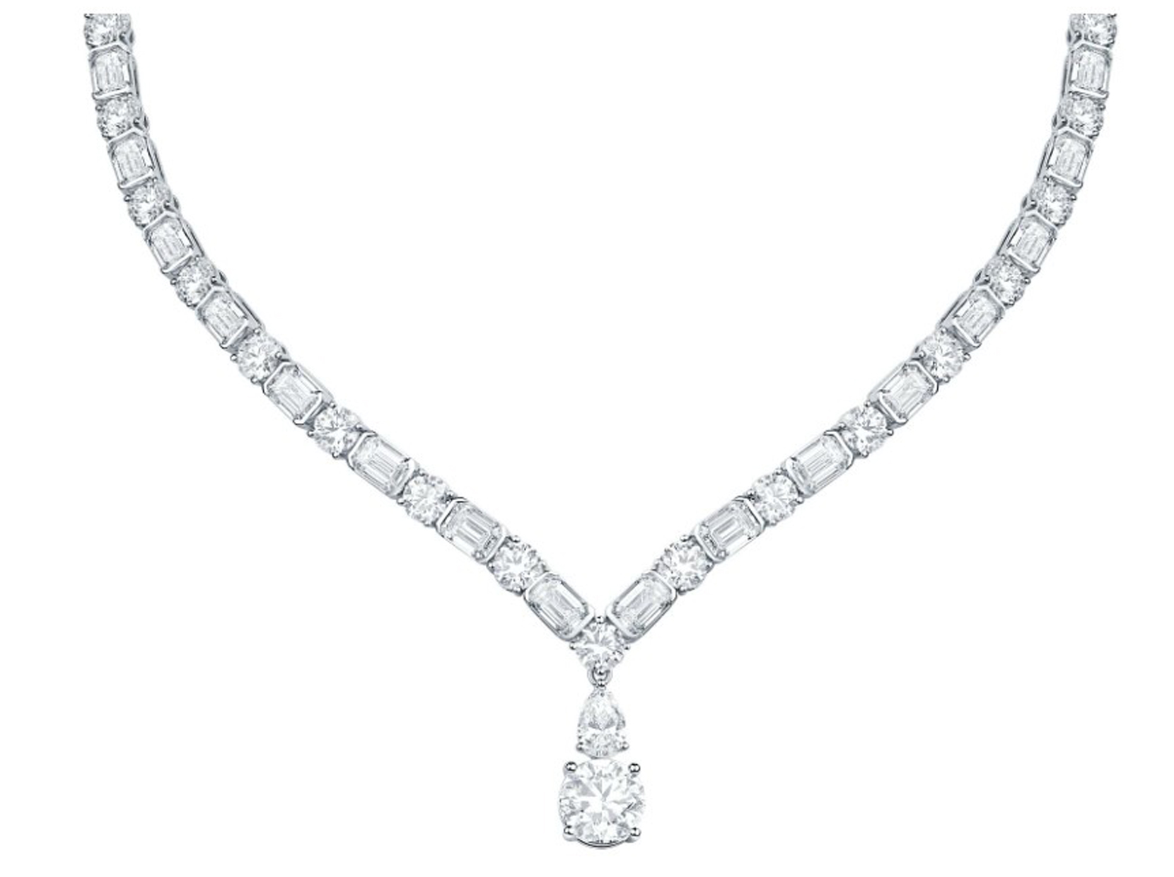Smiling Rocks lab-grown diamond necklace sells at auction