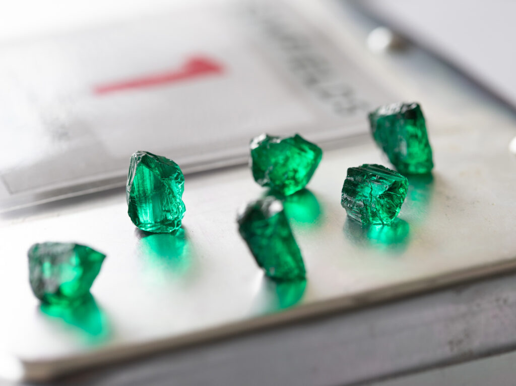 Gemfields hosts 50th Kagem emerald auction