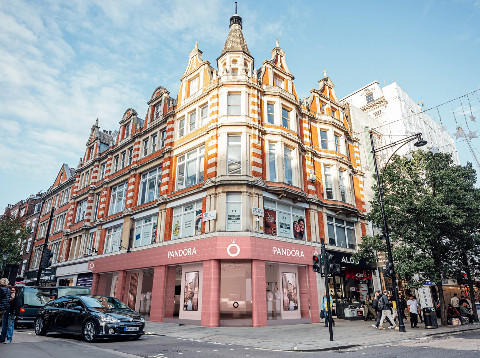 Pandora expands with new Oxford Street location