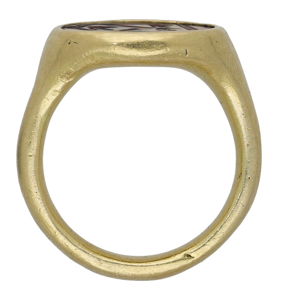 'Grasshopper' ring belonging to Tudor monarchs' financial agent on auction