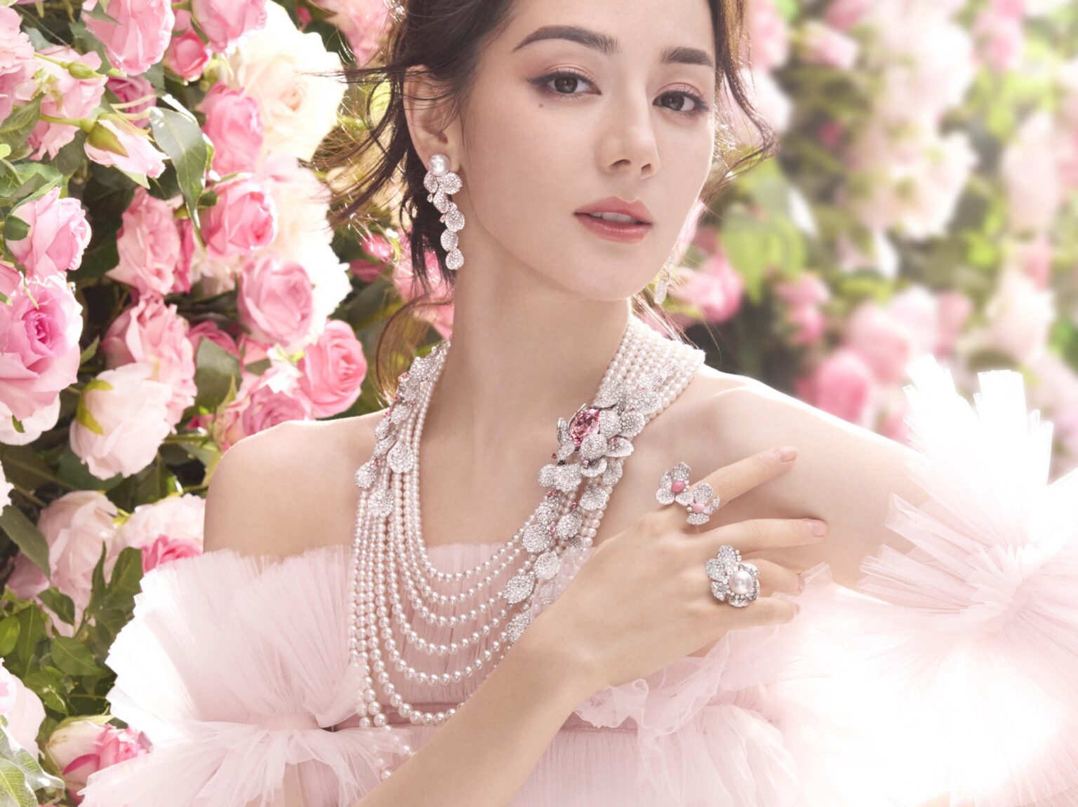 Mikimoto to debut Les Pétales at Haute Couture in Paris